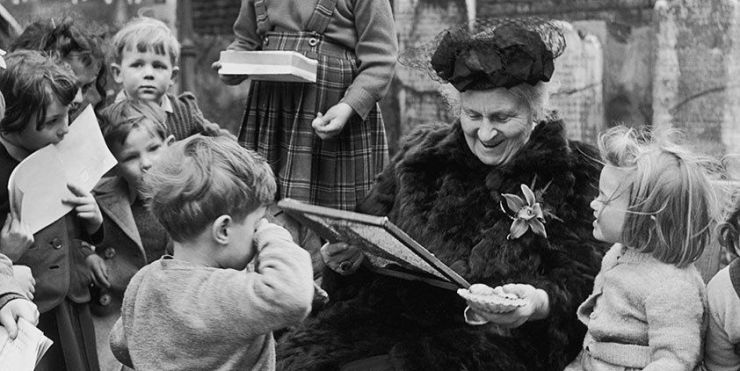 Maria-Montessori-Teaching-Children | Montessori House for Children and ... Maria-Montessori-Teaching-Children | Montessori House for Children and ...